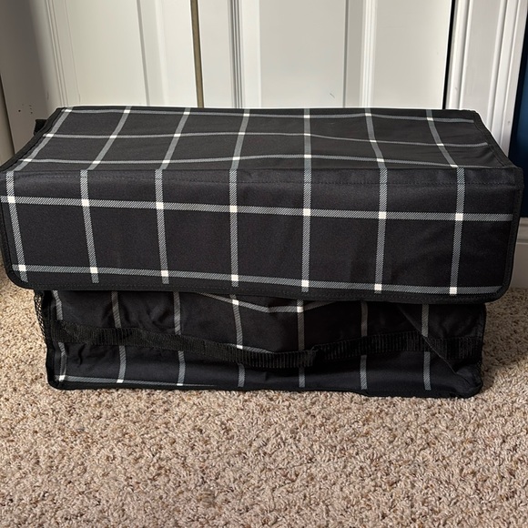 thirty-one | Bags | New In Bag Thirty One Black Windowpane Plaid Trunk ...